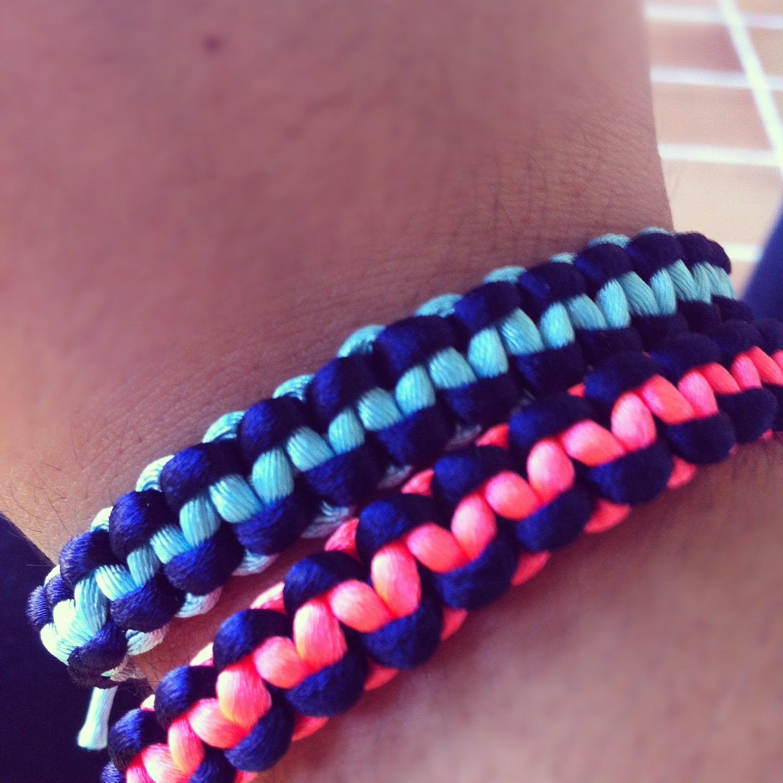 Corumahe: Nuevas pulseras macramé.